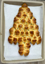 The Best Pull Apart Christmas Tree Appetizer - Back To My Southern Roots