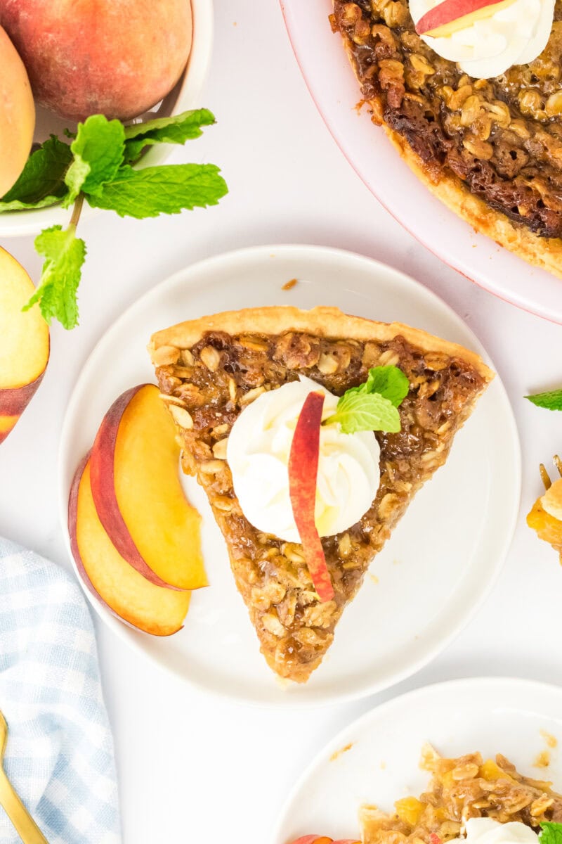 Easy Peach Crumble Pie Recipe with Oats - Back To My Southern Roots