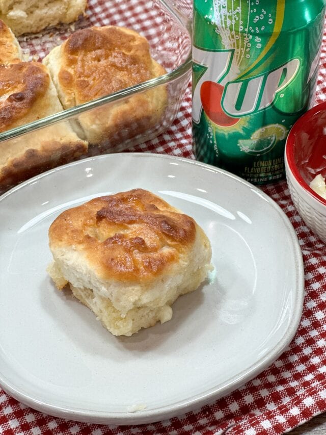 3-Ingredient Sour Cream Biscuits With 7-Up - Back To My Southern Roots